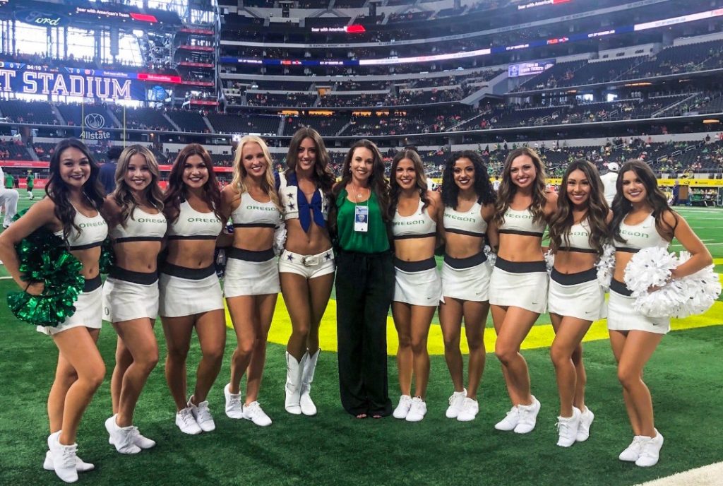 PHOTO Oregon Ducks Cheerleaders Have Better Abs Than Dallas Cowboys ...